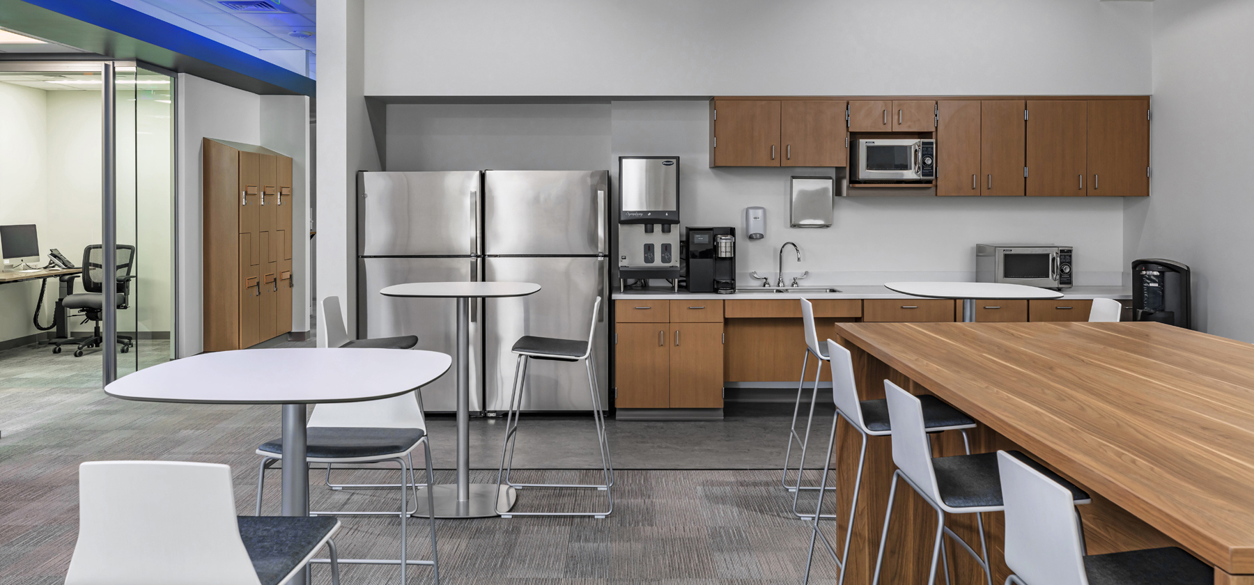 » Howell Completes RMLEI